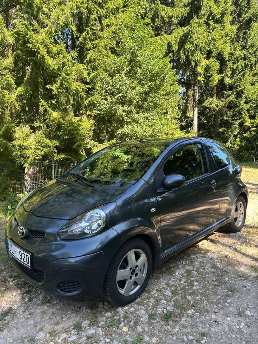 Grey Toyota Aygo 2006 in Riga, with an engine capacity of 1.00 L and mileage of 49 thousand km for 3250 €, photo 10 on AUTOMOTO.COM.LV