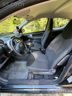Grey Toyota Aygo 2006 in Riga, with an engine capacity of 1.00 L and mileage of 49 thousand km for 3250 €, photo 14 on AUTOMOTO.COM.LV