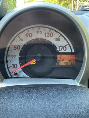 Grey Toyota Aygo 2006 in Riga, with an engine capacity of 1.00 L and mileage of 49 thousand km for 3250 €, photo 17 on AUTOMOTO.COM.LV