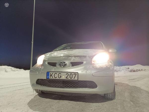 Pelēks Toyota Aygo 2007 Kauņa, ar dzinēja tilpumu 1.00 L un nobraukumu 170 tūkst. km par 1900 €, foto 8 vietnē AUTOMOTO.COM.LV