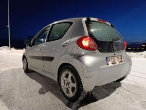 Pelēks Toyota Aygo 2007 Kauņa, ar dzinēja tilpumu 1.00 L un nobraukumu 170 tūkst. km par 1900 €, foto 12 vietnē AUTOMOTO.COM.LV