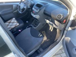 Grey Toyota Aygo 2007 in Marijampole, with an engine capacity of 1.00 L and mileage of 127 thousand km for 990 €, photo 10 on AUTOMOTO.COM.LV