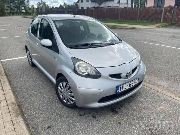 Toyota Aygo 2007 Rīga vietnē Pelēks Toyota Aygo 2007 Rīga, ar dzinēja tilpumu 1.00 L un nobraukumu 175 tūkst. km par 2300 €, foto 4 vietnē AUTOMOTO.COM.LV