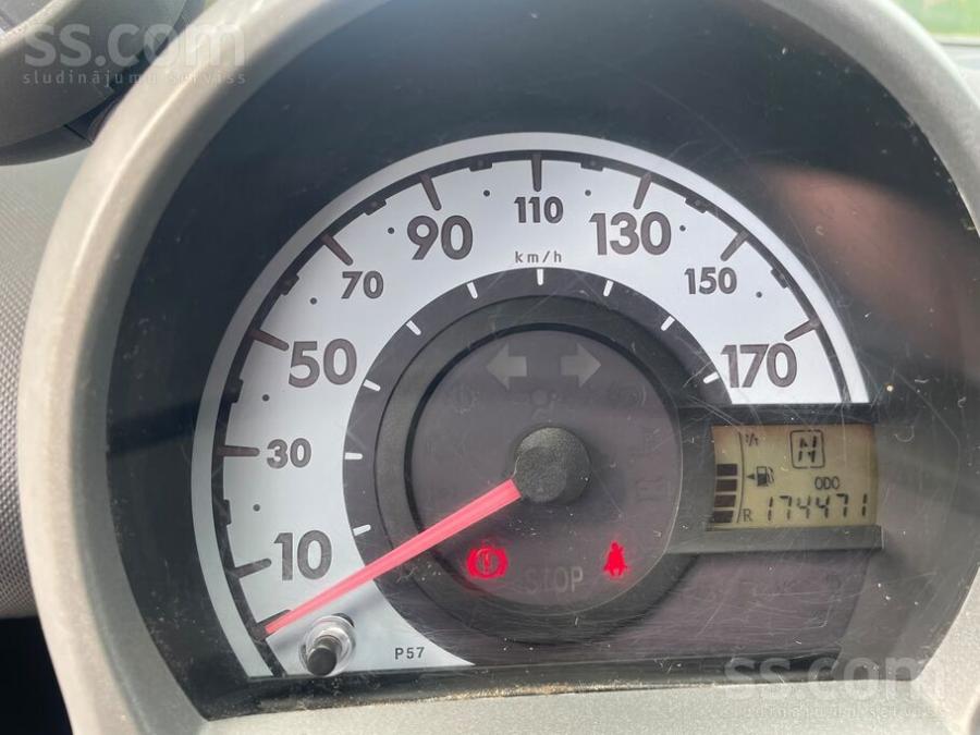 Pelēks Toyota Aygo 2007 Rīga, ar dzinēja tilpumu 1.00 L un nobraukumu 175 tūkst. km par 2300 €, foto 8 vietnē AUTOMOTO.COM.LV