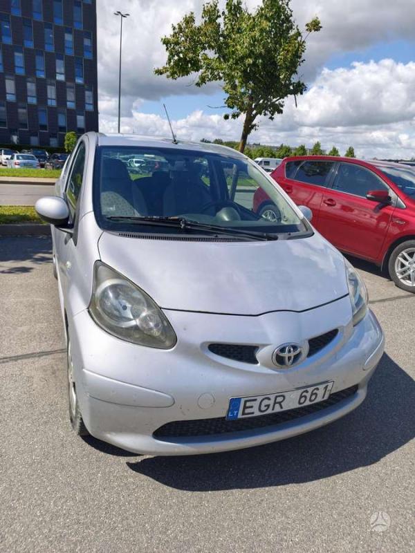 Pelēks Toyota Aygo 2008 Kauņa, ar dzinēja tilpumu 1.00 L un nobraukumu 230 tūkst. km par 1100 €, foto 4 vietnē AUTOMOTO.COM.LV