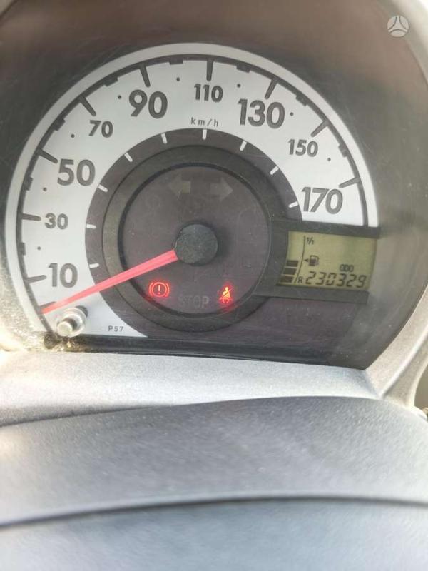 Pelēks Toyota Aygo 2008 Kauņa, ar dzinēja tilpumu 1.00 L un nobraukumu 230 tūkst. km par 1100 €, foto 7 vietnē AUTOMOTO.COM.LV