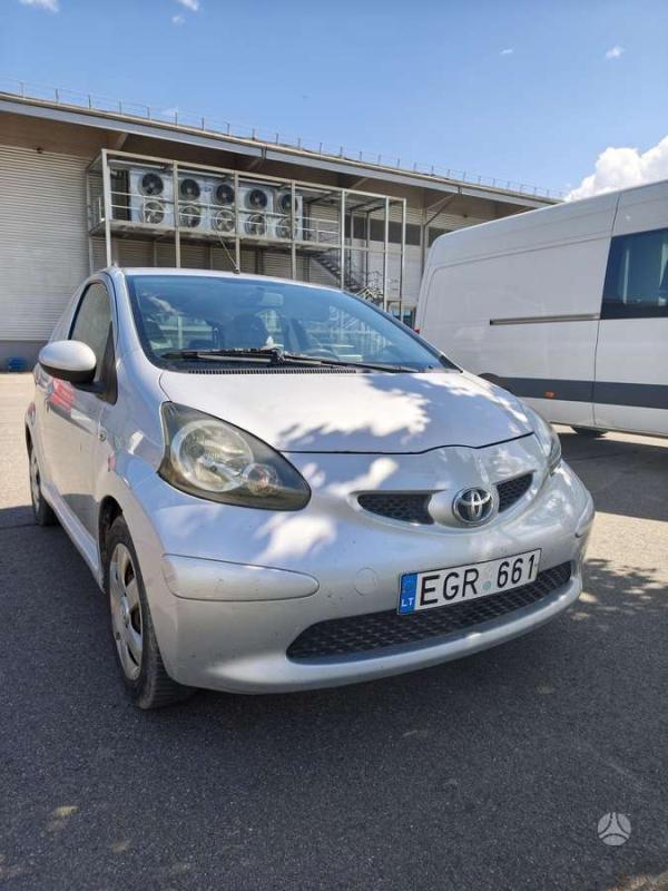 Pelēks Toyota Aygo 2008 Kauņa, ar dzinēja tilpumu 1.00 L un nobraukumu 230 tūkst. km par 1100 €, foto 8 vietnē AUTOMOTO.COM.LV