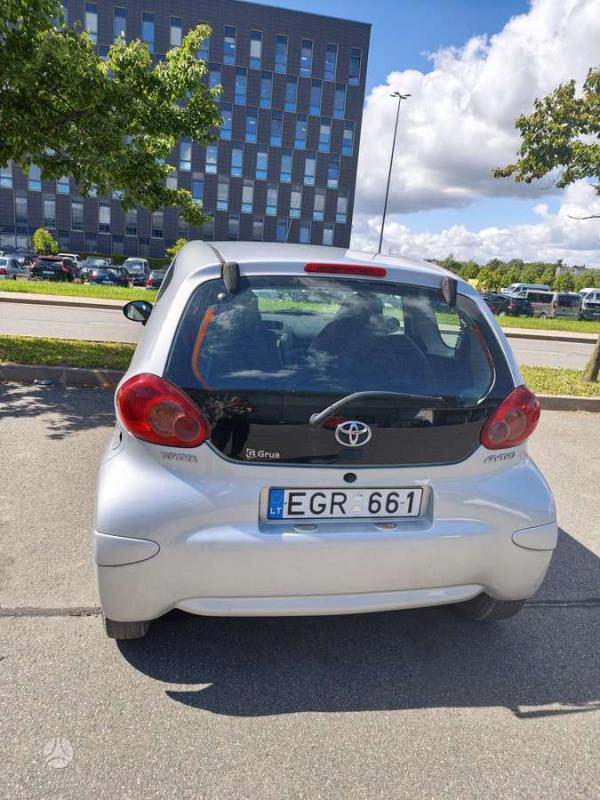 Pelēks Toyota Aygo 2008 Kauņa, ar dzinēja tilpumu 1.00 L un nobraukumu 230 tūkst. km par 1100 €, foto 10 vietnē AUTOMOTO.COM.LV