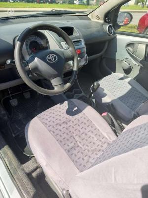Pelēks Toyota Aygo 2008 Kauņa, ar dzinēja tilpumu 1.00 L un nobraukumu 230 tūkst. km par 1100 €, foto 13 vietnē AUTOMOTO.COM.LV