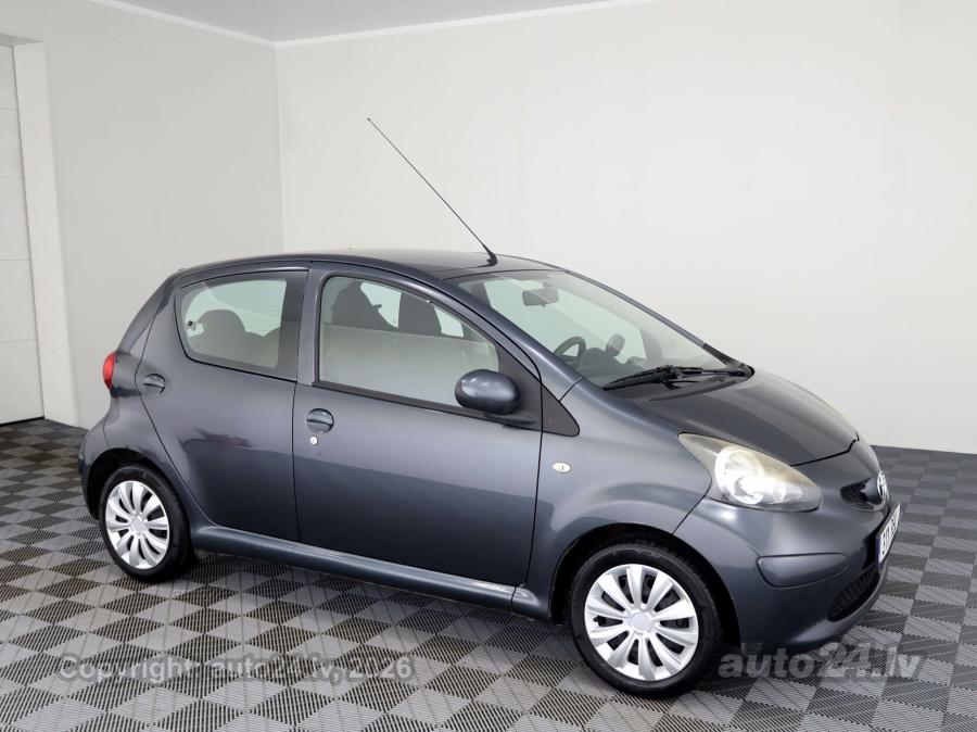 Grey Toyota Aygo 2008 in Tallinn, with an engine capacity of 1.00 L and mileage of 203 thousand km for 1199 €, photo 1 on AUTOMOTO.COM.LV
