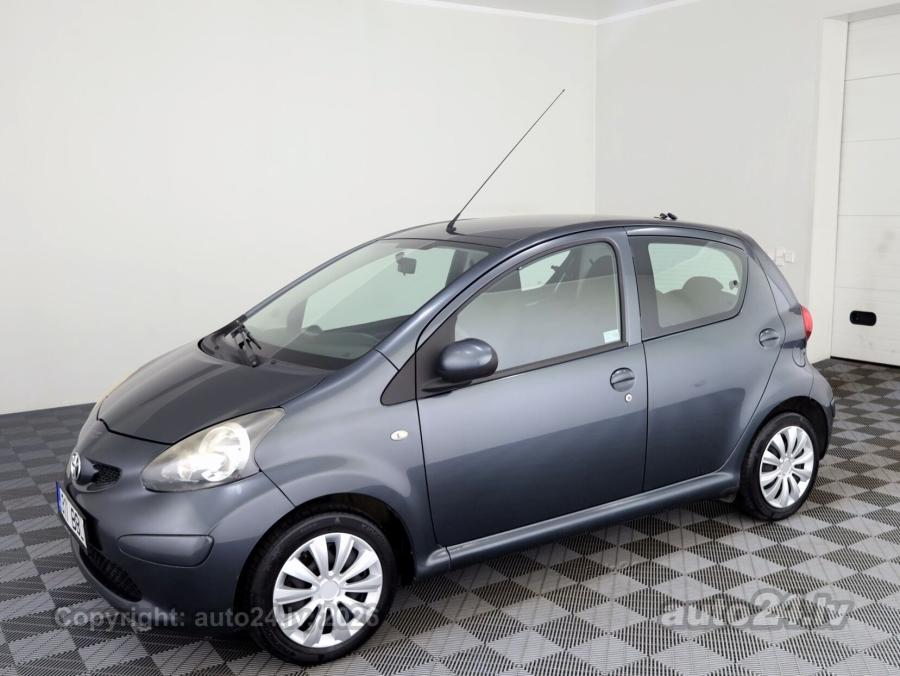 Grey Toyota Aygo 2008 in Tallinn, with an engine capacity of 1.00 L and mileage of 203 thousand km for 1199 €, photo 3 on AUTOMOTO.COM.LV