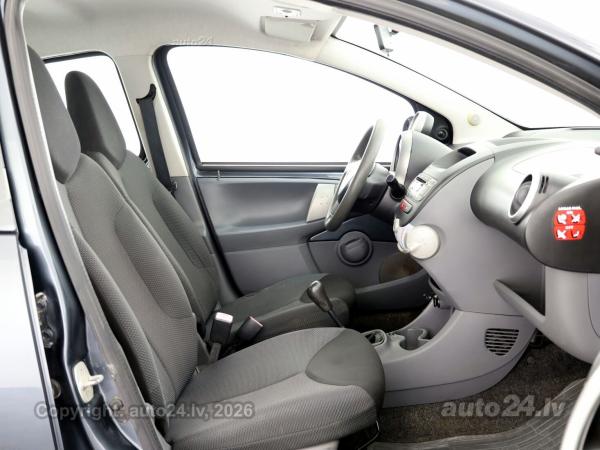 Toyota Aygo 2008 Tallina vietnē Pelēks Toyota Aygo 2008 Tallina, ar dzinēja tilpumu 1.00 L un nobraukumu 203 tūkst. km par 1199 €, foto 7 vietnē AUTOMOTO.COM.LV