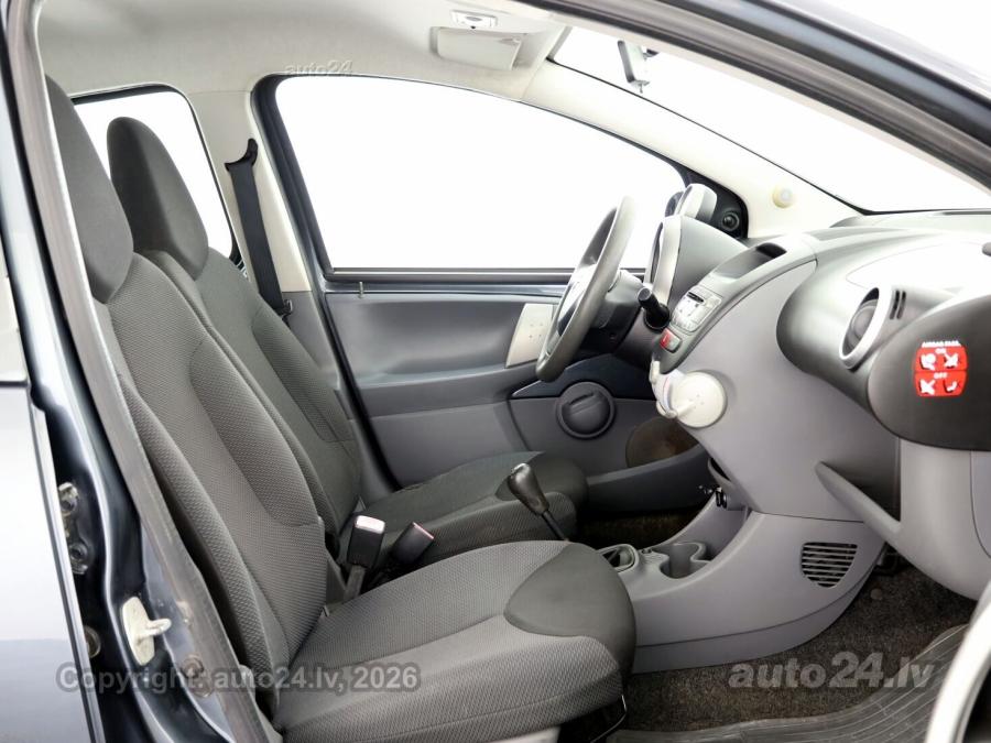 Grey Toyota Aygo 2008 in Tallinn, with an engine capacity of 1.00 L and mileage of 203 thousand km for 1199 €, photo 7 on AUTOMOTO.COM.LV