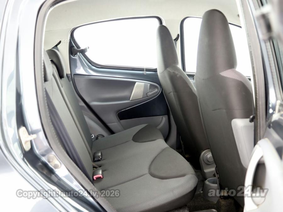 Grey Toyota Aygo 2008 in Tallinn, with an engine capacity of 1.00 L and mileage of 203 thousand km for 1199 €, photo 8 on AUTOMOTO.COM.LV