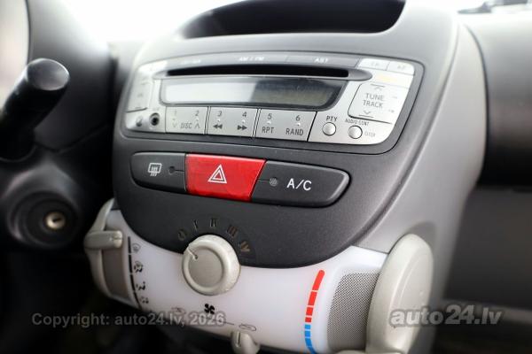 Toyota Aygo 2008 Tallina vietnē Pelēks Toyota Aygo 2008 Tallina, ar dzinēja tilpumu 1.00 L un nobraukumu 203 tūkst. km par 1199 €, foto 9 vietnē AUTOMOTO.COM.LV
