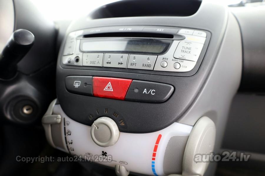 Grey Toyota Aygo 2008 in Tallinn, with an engine capacity of 1.00 L and mileage of 203 thousand km for 1199 €, photo 9 on AUTOMOTO.COM.LV