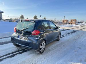 Grey Toyota Aygo 2009 in Vilnius, with an engine capacity of 1.40 L and mileage of 259 thousand km for 1600 €, photo 5 on AUTOMOTO.COM.LV