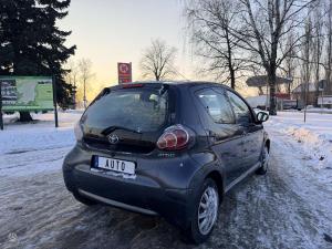 Grey Toyota Aygo 2009 in Taurage, with an engine capacity of 1.00 L and mileage of 142 thousand km for 2699 €, photo 7 on AUTOMOTO.COM.LV