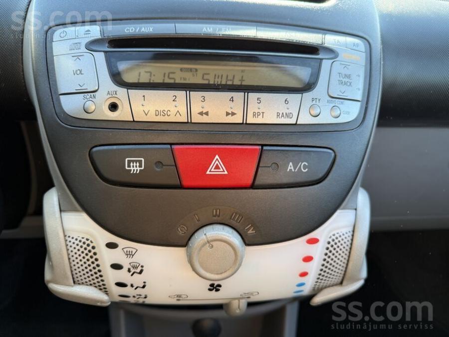 Серый Тойота Айго 2009 в Лиепая, объемом двигателя 1.00 л и пробегом 143 тыс. км за 2900 €, фото 17 на AUTOMOTO.COM.LV