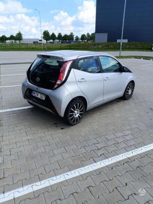 Pelēks Toyota Aygo 2015 Klaipėda, ar dzinēja tilpumu 1.00 L un nobraukumu 270 tūkst. km par 3600 €, foto 4 vietnē AUTOMOTO.COM.LV
