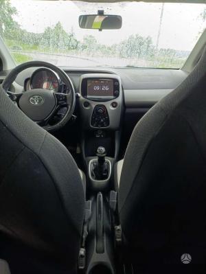 Pelēks Toyota Aygo 2015 Klaipėda, ar dzinēja tilpumu 1.00 L un nobraukumu 270 tūkst. km par 3600 €, foto 6 vietnē AUTOMOTO.COM.LV