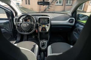 Pelēks Toyota Aygo 2016 Kretinga, ar dzinēja tilpumu 1.00 L un nobraukumu 133 tūkst. km par 5499 €, foto 6 vietnē AUTOMOTO.COM.LV