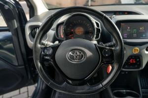 Pelēks Toyota Aygo 2016 Kretinga, ar dzinēja tilpumu 1.00 L un nobraukumu 133 tūkst. km par 5499 €, foto 11 vietnē AUTOMOTO.COM.LV