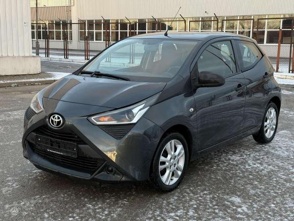 Grey Toyota Aygo 2020 in Rokiskis, with an engine capacity of 1.00 L and mileage of 108 thousand km for 4400 €, photo 1 on AUTOMOTO.COM.LV