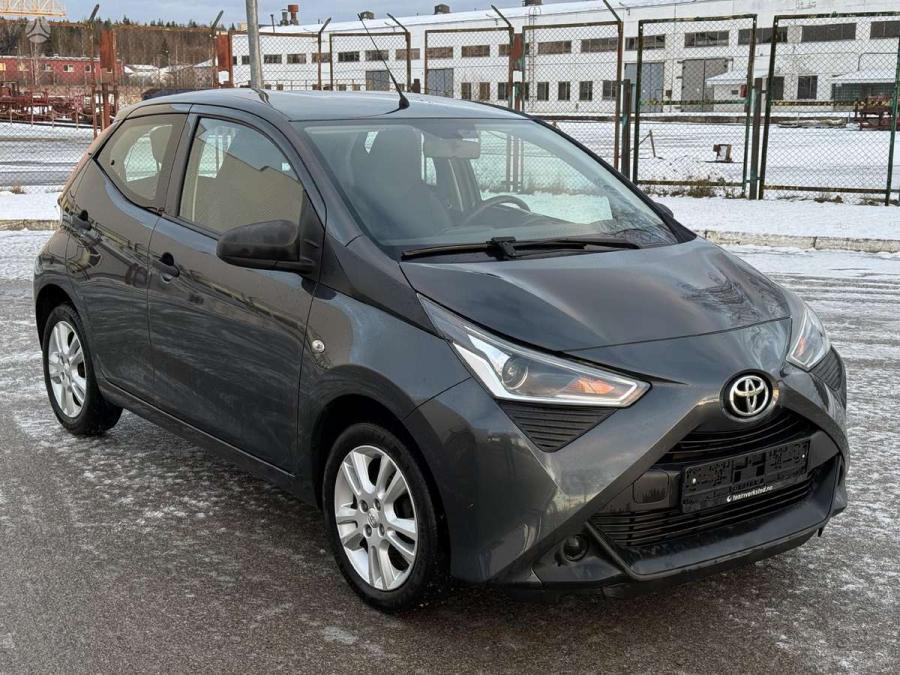 Pelēks Toyota Aygo 2020 Rokiškis, ar dzinēja tilpumu 1.00 L un nobraukumu 108 tūkst. km par 4400 €, foto 2 vietnē AUTOMOTO.COM.LV