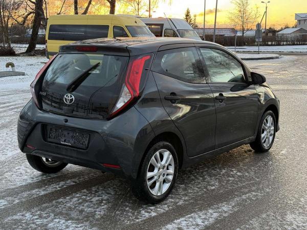 Grey Toyota Aygo 2020 in Rokiskis, with an engine capacity of 1.00 L and mileage of 108 thousand km for 4400 €, photo 3 on AUTOMOTO.COM.LV