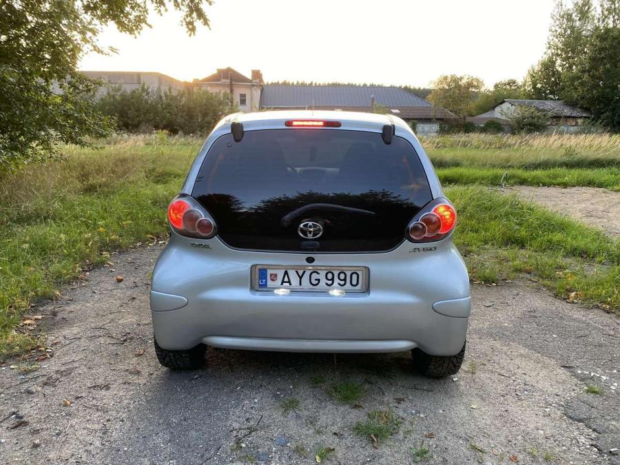 Grey Toyota Aygo 2009 in Vilnius, with an engine capacity of 1.00 L and mileage of 171 thousand km for 2200 €, photo 8 on AUTOMOTO.COM.LV