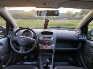 Grey Toyota Aygo 2009 in Vilnius, with an engine capacity of 1.00 L and mileage of 171 thousand km for 2200 €, photo 9 on AUTOMOTO.COM.LV