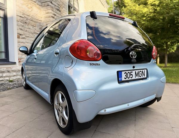 Toyota Aygo 2006 Tallina, ar dzinēja tilpumu 1.00 L un nobraukumu 130 tūkst. km par 1699 €, foto 4 vietnē AUTOMOTO.COM.LV