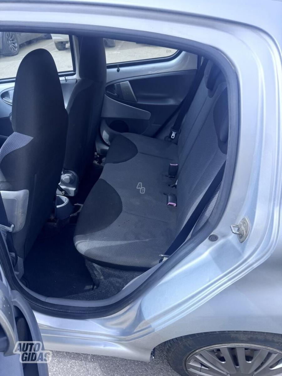 Toyota Aygo 2007 in Klaipeda, with an engine capacity of 1.00 L and mileage of 185 thousand km for 1500 €, photo 10 on AUTOMOTO.COM.LV