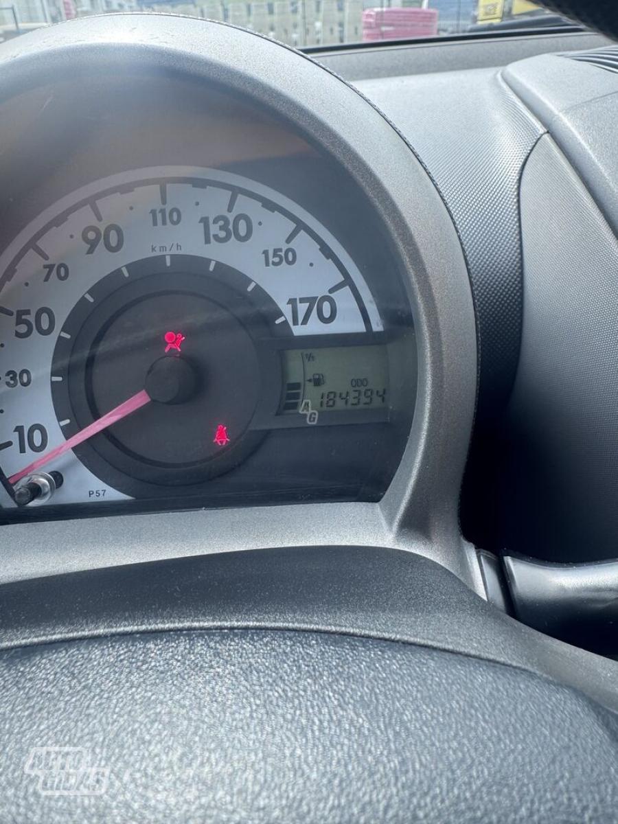 Toyota Aygo 2007 in Klaipeda, with an engine capacity of 1.00 L and mileage of 185 thousand km for 1500 €, photo 11 on AUTOMOTO.COM.LV