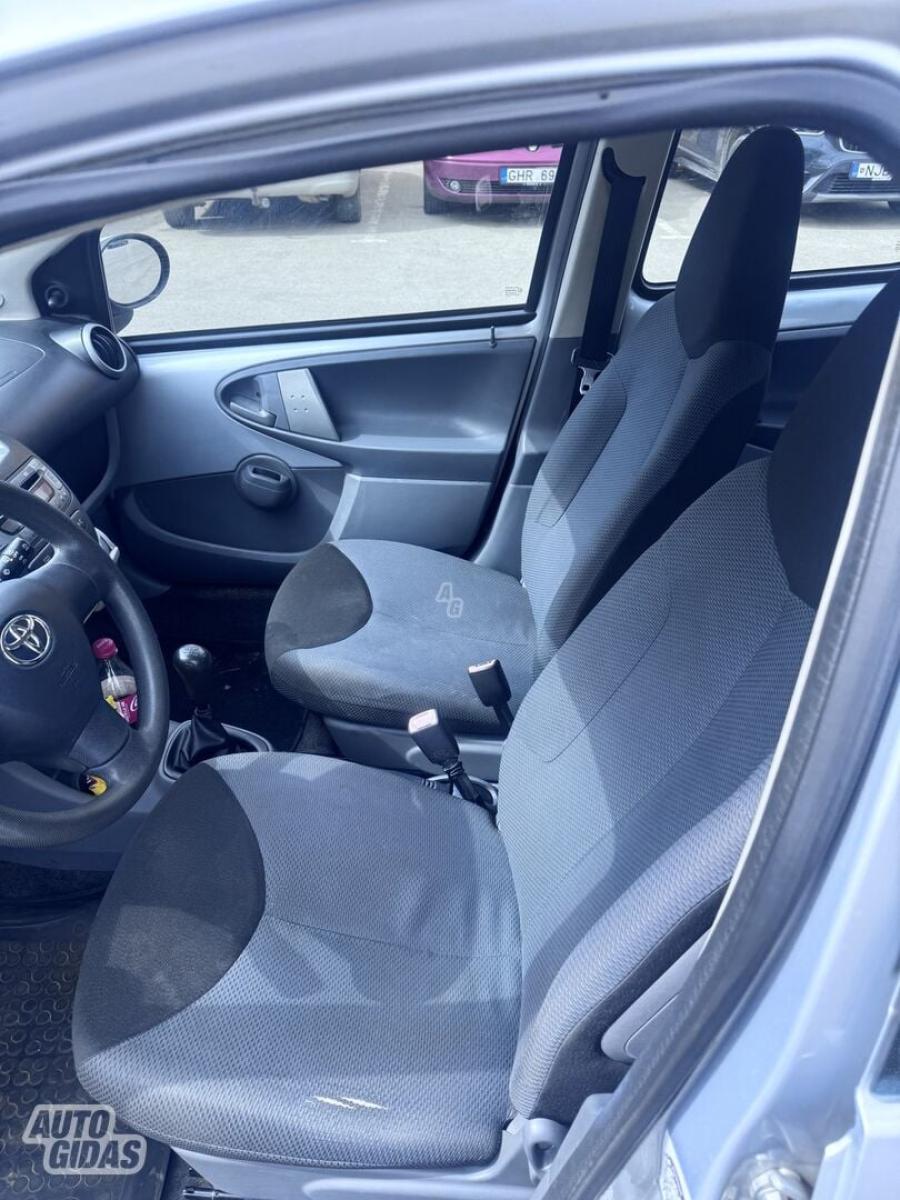 Toyota Aygo 2007 in Klaipeda, with an engine capacity of 1.00 L and mileage of 185 thousand km for 1500 €, photo 13 on AUTOMOTO.COM.LV