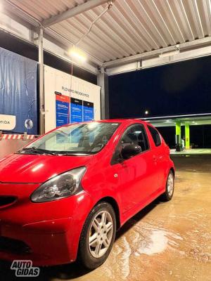 Toyota Aygo 2007 Viļņa, ar dzinēja tilpumu 1.00 L un nobraukumu 178 tūkst. km par 1700 €, foto 3 vietnē AUTOMOTO.COM.LV
