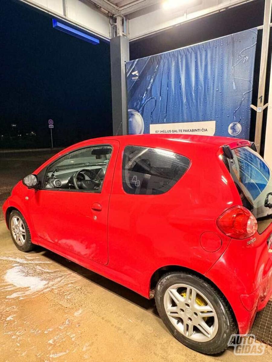 Toyota Aygo 2007 Viļņa, ar dzinēja tilpumu 1.00 L un nobraukumu 178 tūkst. km par 1700 €, foto 6 vietnē AUTOMOTO.COM.LV