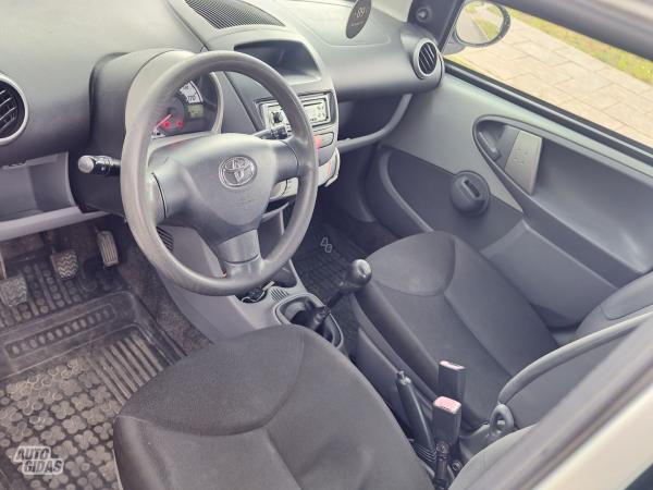 Toyota Aygo 2008 Viļņa, ar dzinēja tilpumu 1.00 L un nobraukumu 165 tūkst. km par 900 €, foto 9 vietnē AUTOMOTO.COM.LV