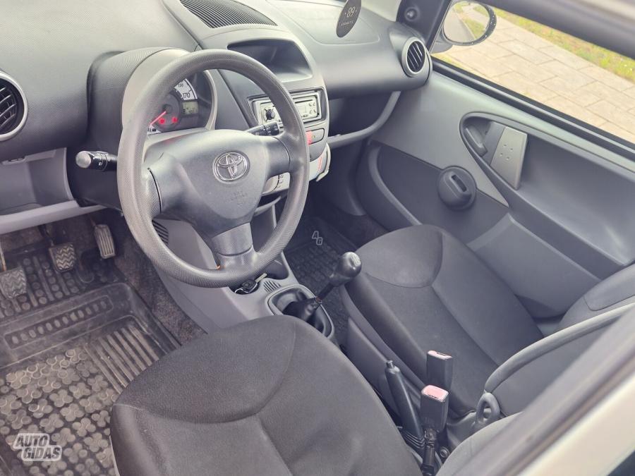 Toyota Aygo 2008 Viļņa, ar dzinēja tilpumu 1.00 L un nobraukumu 165 tūkst. km par 900 €, foto 9 vietnē AUTOMOTO.COM.LV
