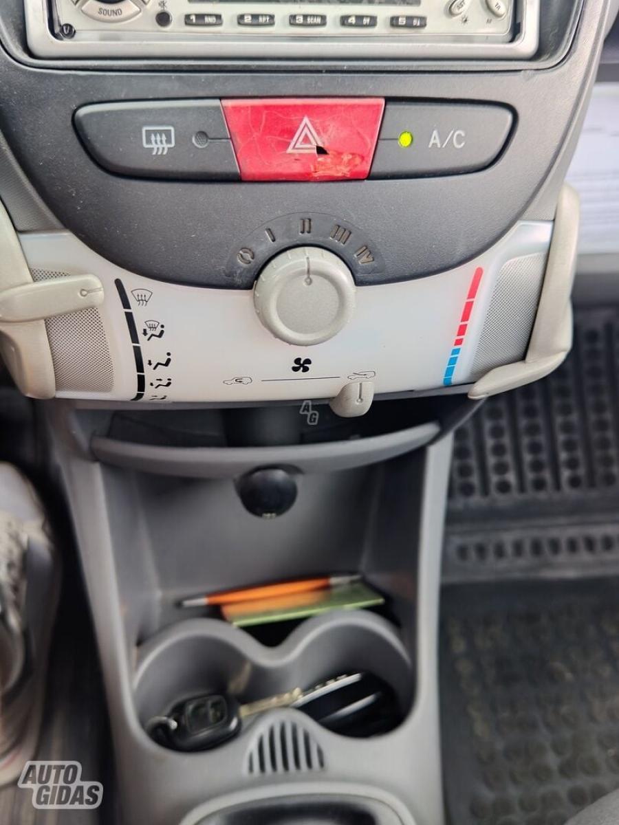 Toyota Aygo 2008 Viļņa, ar dzinēja tilpumu 1.00 L un nobraukumu 165 tūkst. km par 900 €, foto 12 vietnē AUTOMOTO.COM.LV