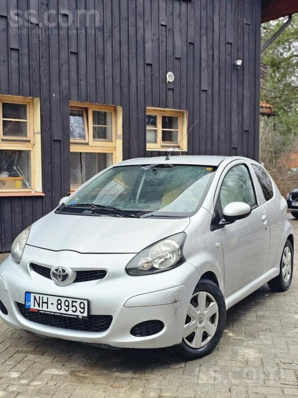 Toyota Aygo 2010 in Ogre, with an engine capacity of 1.00 L and mileage of 218 thousand km for 1500 €, photo 3 on AUTOMOTO.COM.LV
