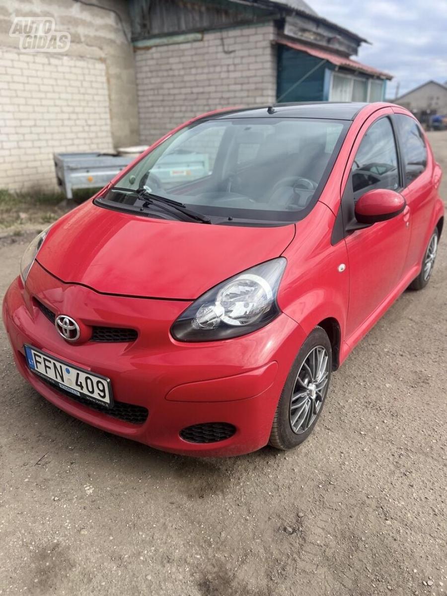 Toyota Aygo 2010 in Vilnius, with an engine capacity of 1.00 L and mileage of 98 thousand km for 2200 €, photo 1 on AUTOMOTO.COM.LV