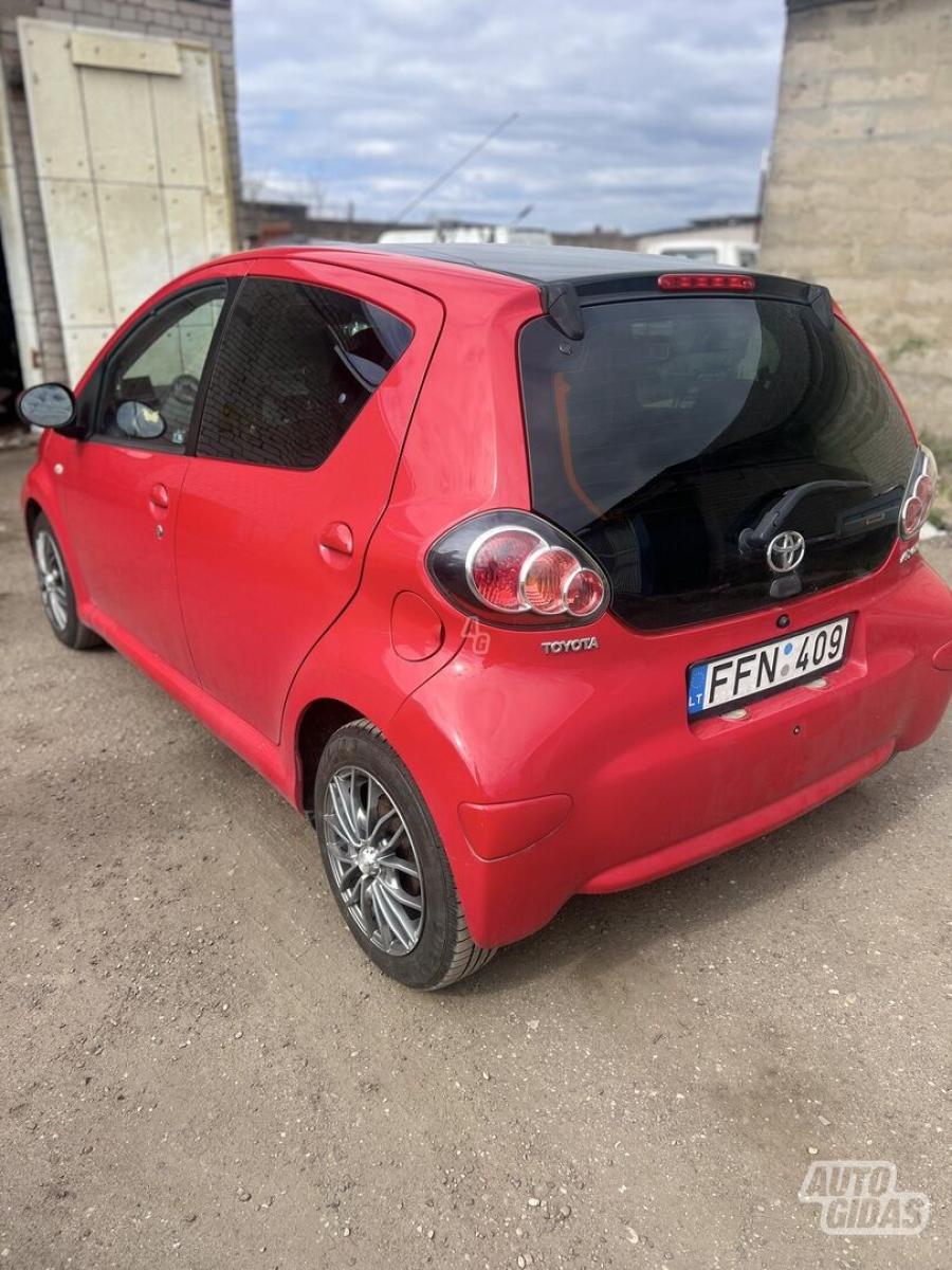 Toyota Aygo 2010 in Vilnius, with an engine capacity of 1.00 L and mileage of 98 thousand km for 2200 €, photo 5 on AUTOMOTO.COM.LV