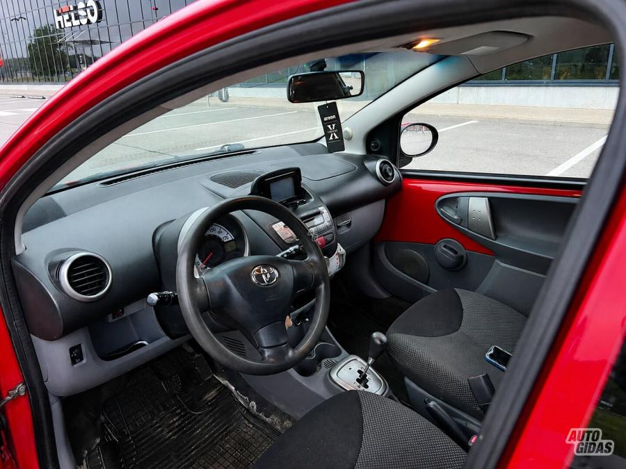 Toyota Aygo 2011 Kauņa, ar dzinēja tilpumu 1.00 L un nobraukumu 150 tūkst. km par 1700 €, foto 6 vietnē AUTOMOTO.COM.LV