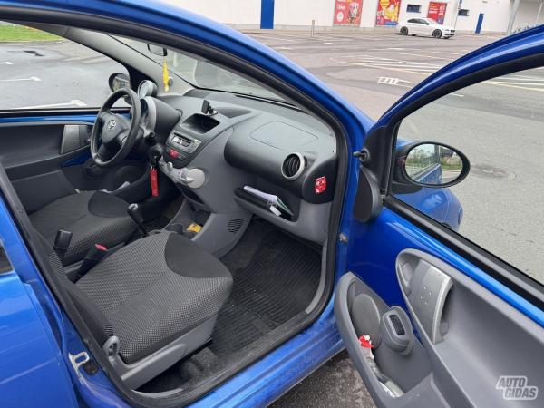 Toyota Aygo 2011 Viļņa, ar dzinēja tilpumu 1.00 L un nobraukumu 157 tūkst. km par 1750 €, foto 8 vietnē AUTOMOTO.COM.LV