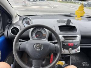 Toyota Aygo 2011 Viļņa, ar dzinēja tilpumu 1.00 L un nobraukumu 157 tūkst. km par 1750 €, foto 14 vietnē AUTOMOTO.COM.LV