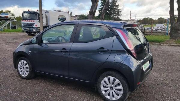Toyota Aygo 2015 Klaipėda, ar dzinēja tilpumu 1.00 L un nobraukumu 95 tūkst. km par 4950 €, foto 5 vietnē AUTOMOTO.COM.LV