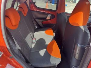Orange Toyota Aygo 2012 in Kaunas, with an engine capacity of 1.00 L and mileage of 121 thousand km for 3350 €, photo 9 on AUTOMOTO.COM.LV