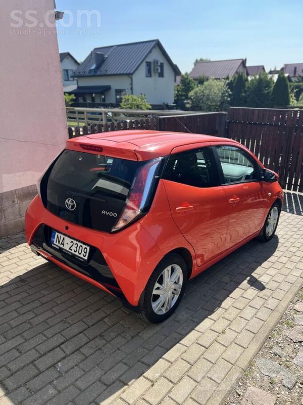 Orange Toyota Aygo 2017 in Riga, with an engine capacity of 1.00 L and mileage of 49 thousand km for 3200 €, photo 3 on AUTOMOTO.COM.LV